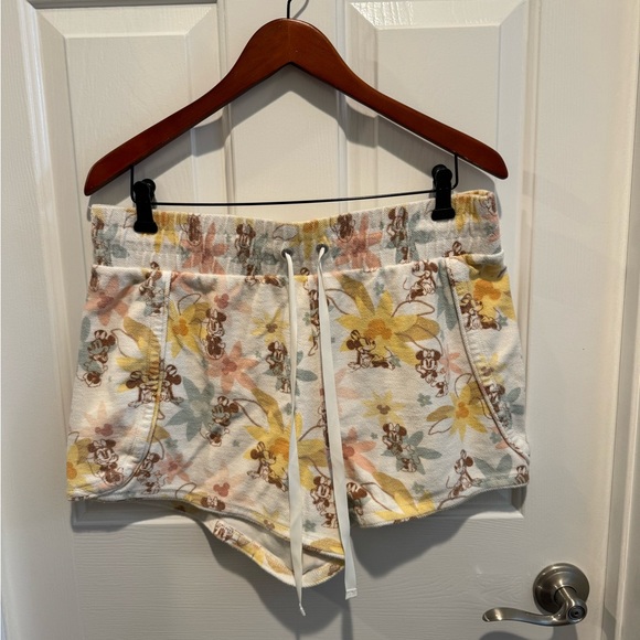 Disney | Shorts | Disney Beach Mickey And Friends Shorts Size Xl | Poshmark